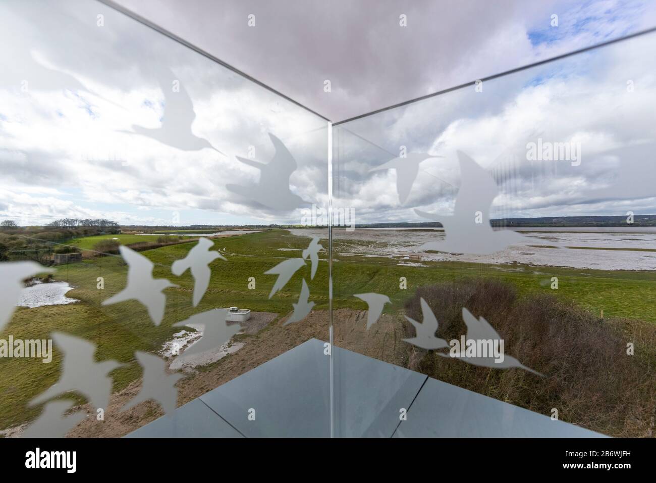 Estuary tower hide slimbridge hi-res stock photography and images - Alamy