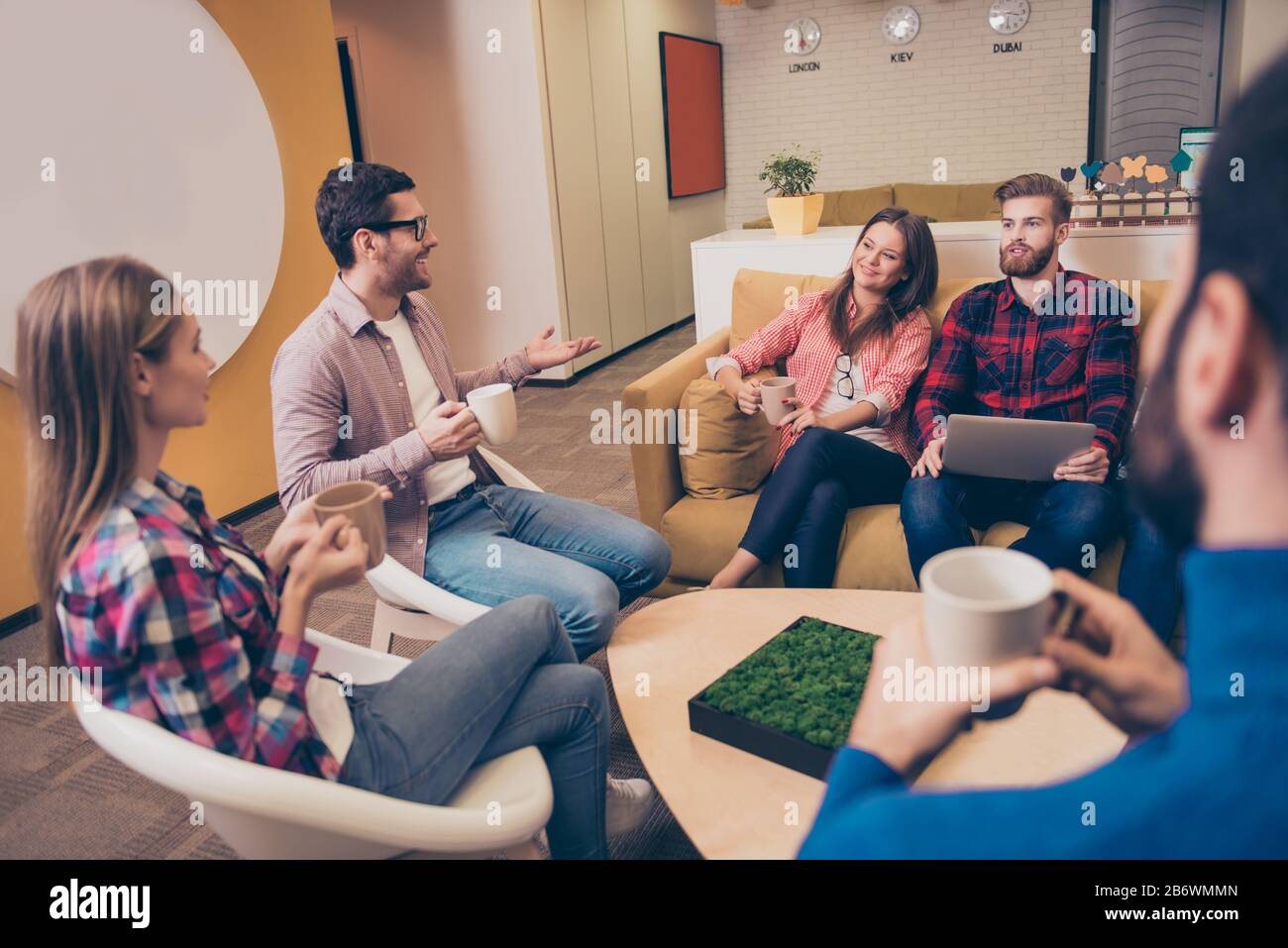 Women having tea break at office hi-res stock photography and images ...