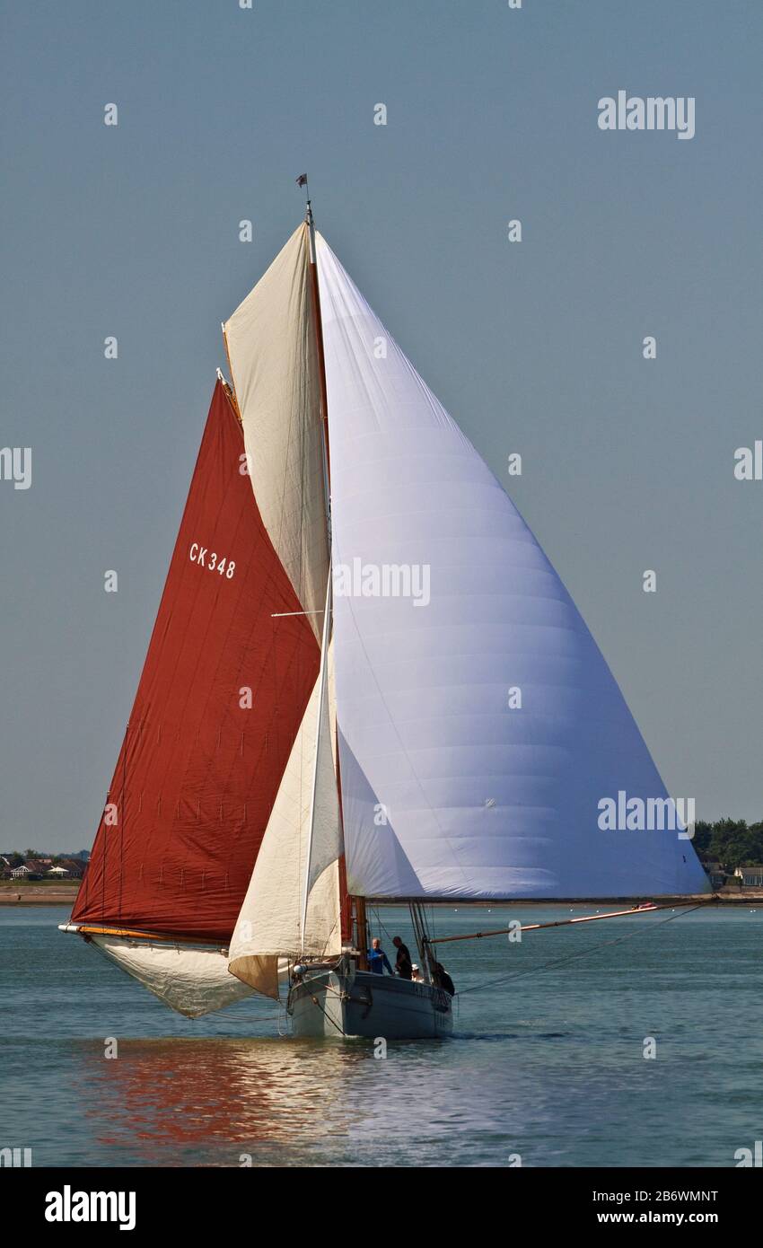 Essex oyster smack CK 348 My Alice in full sail Stock Photo - Alamy