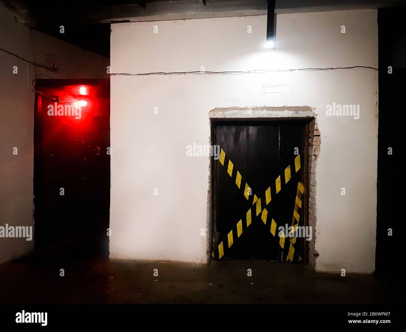 dark empty room in the underground style Stock Photo - Alamy