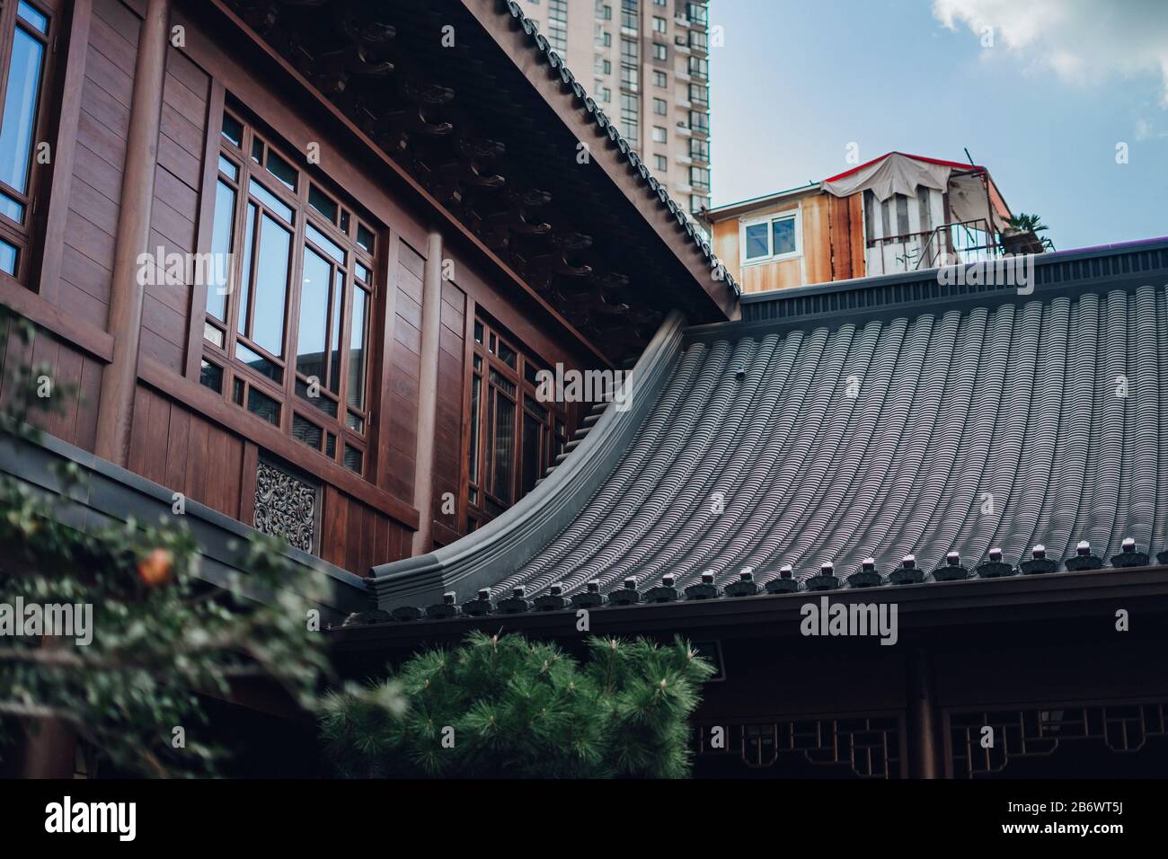 Traditional chinese wood temple architecture Stock Photo - Alamy