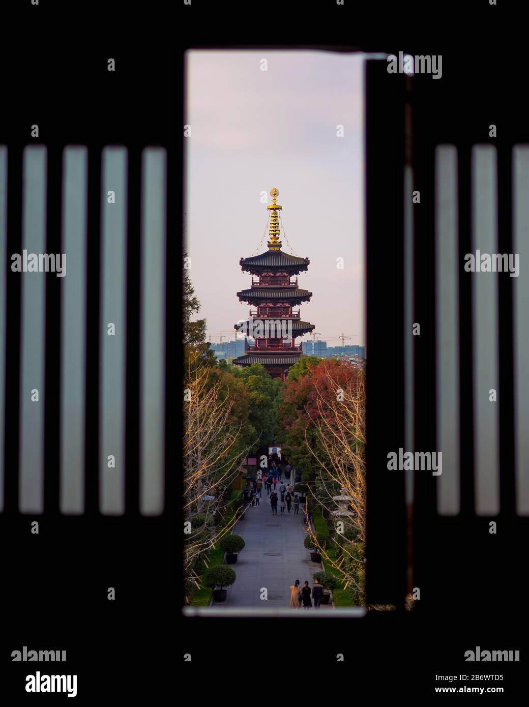 Chinese rockery hi-res stock photography and images - Alamy