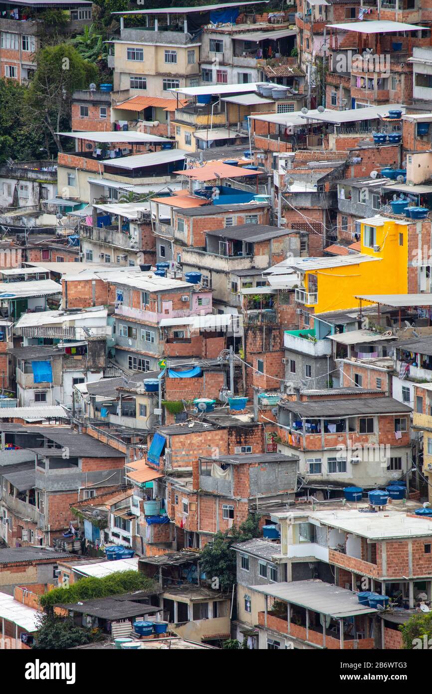 Rio slum hi-res stock photography and images - Alamy