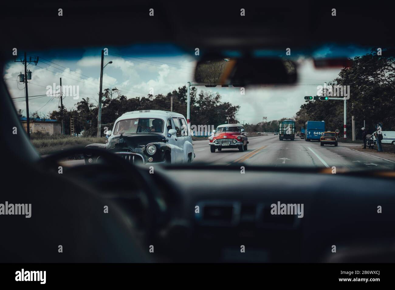 Old havana night cars hi-res stock photography and images - Alamy
