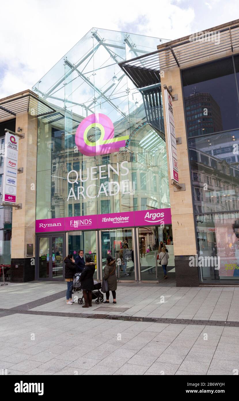 Queens arcade shopping centre hi-res stock photography and images - Alamy