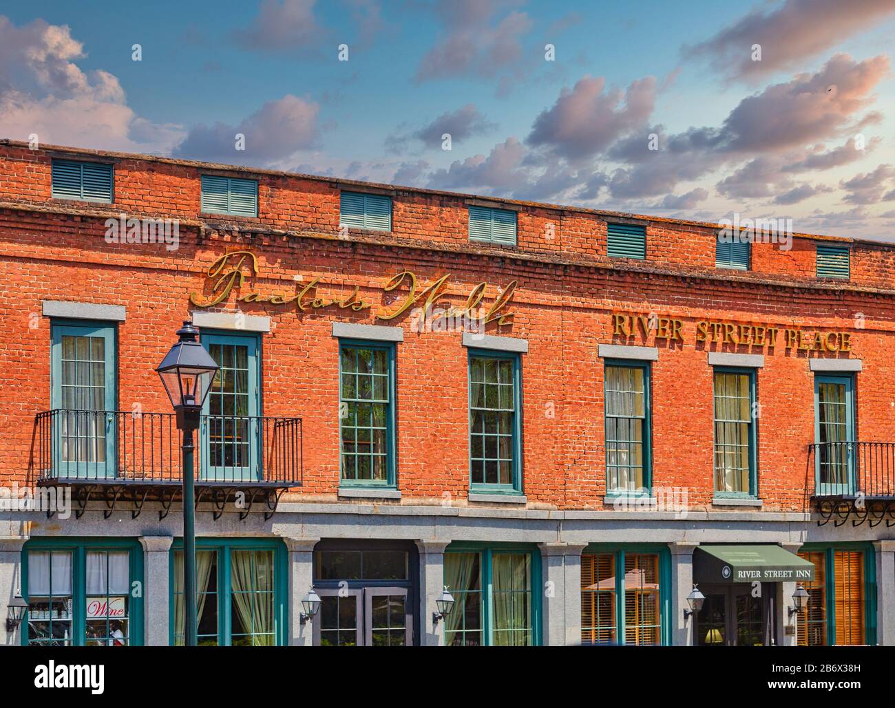 Georgia savannah factors walk hi-res stock photography and images - Alamy