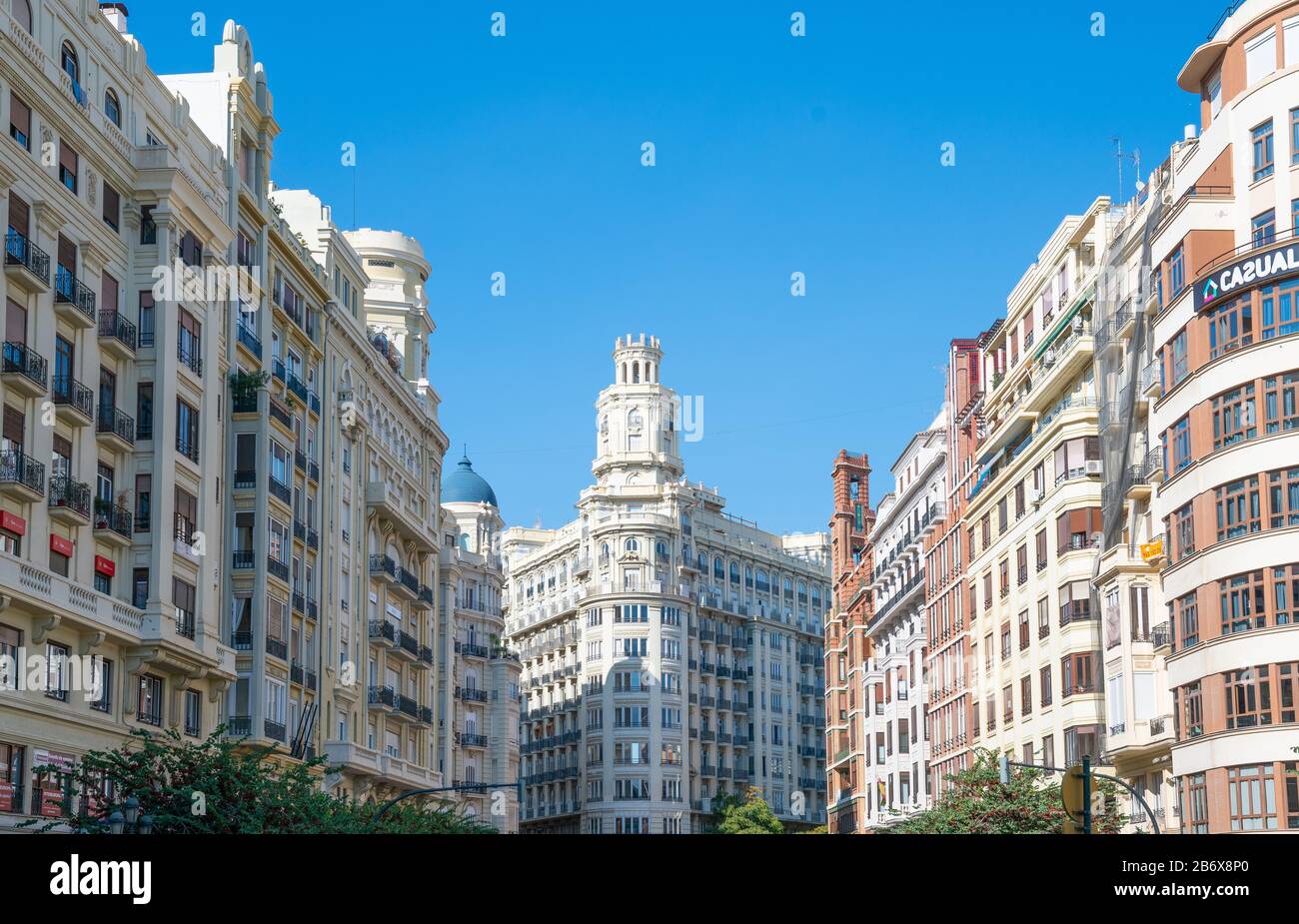 Traditional old spanish style buildings hi-res stock photography and ...
