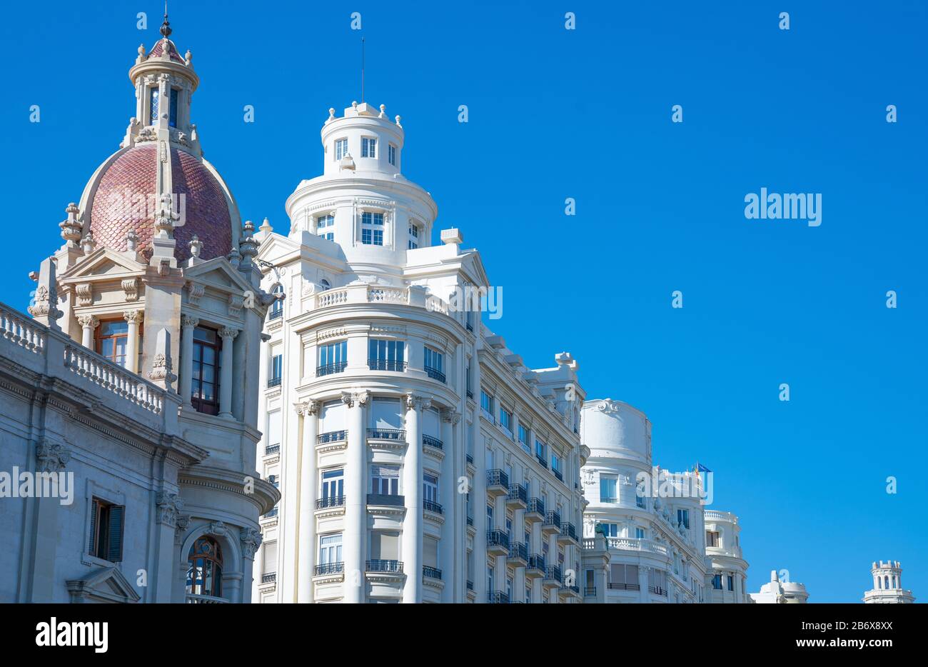 Traditional old spanish style buildings hi-res stock photography and ...