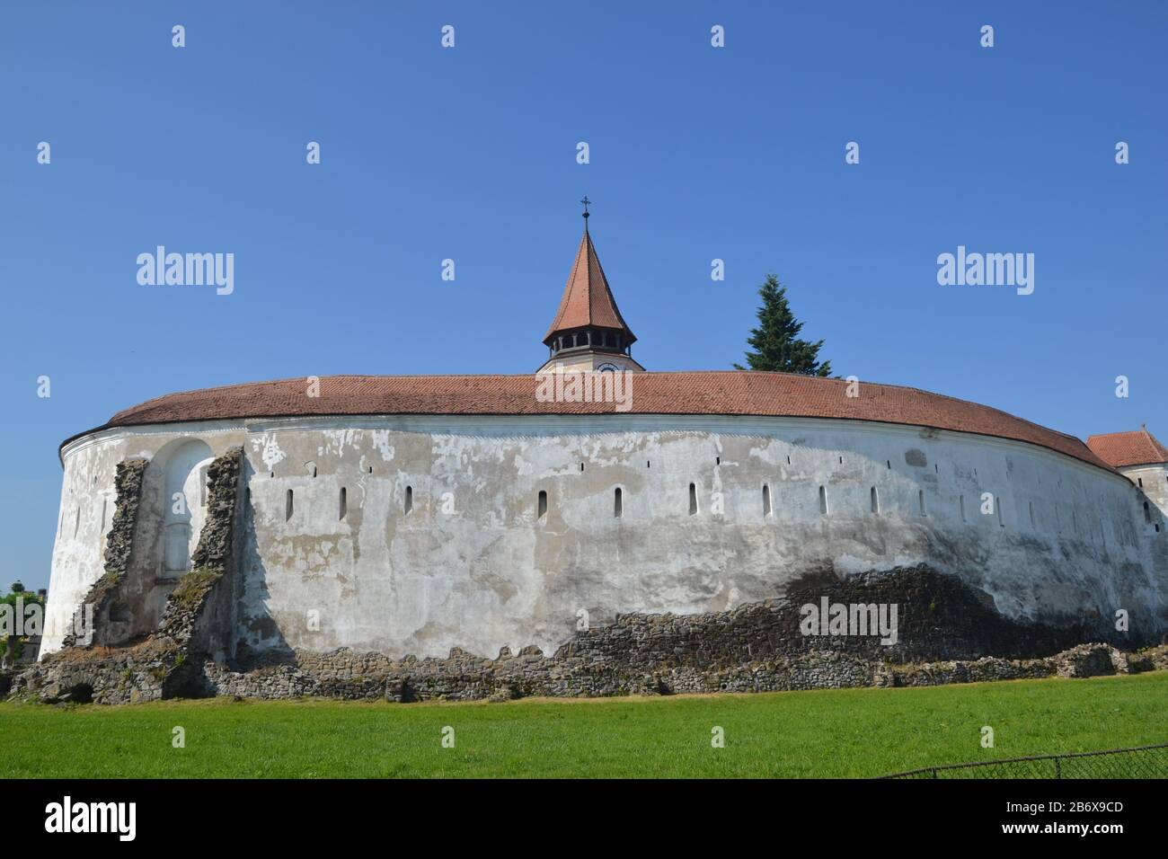 Medieval style walls hi-res stock photography and images - Alamy