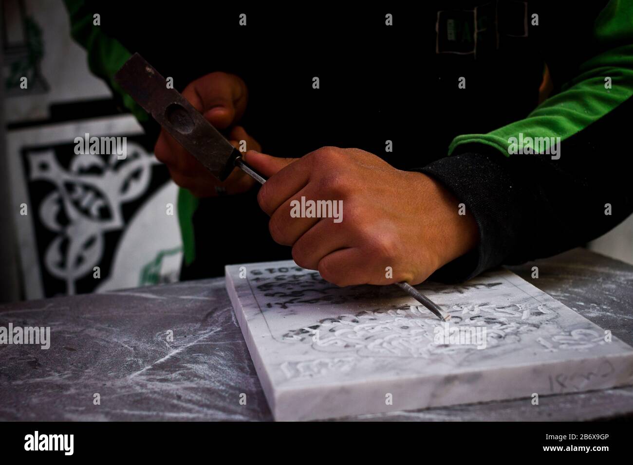 Flat headstones hi-res stock photography and images - Alamy