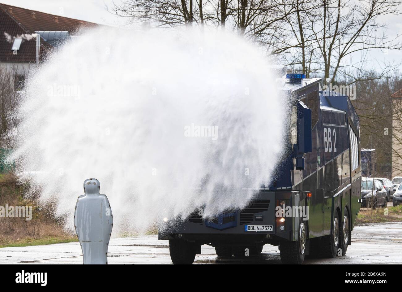 10000 Metres High Resolution Stock Photography and Images - Alamy