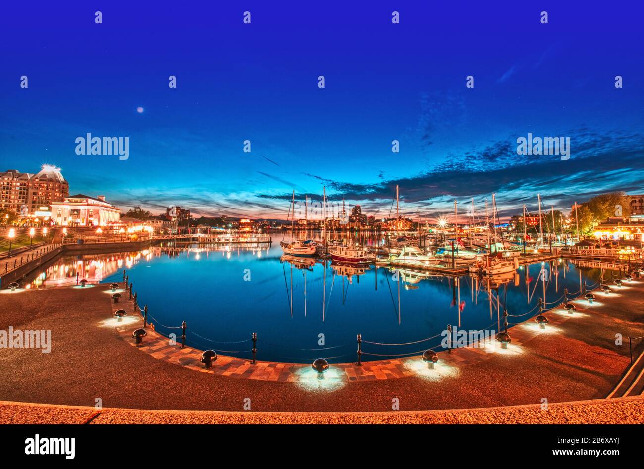 Nightlife scene in victoria hi-res stock photography and images - Alamy