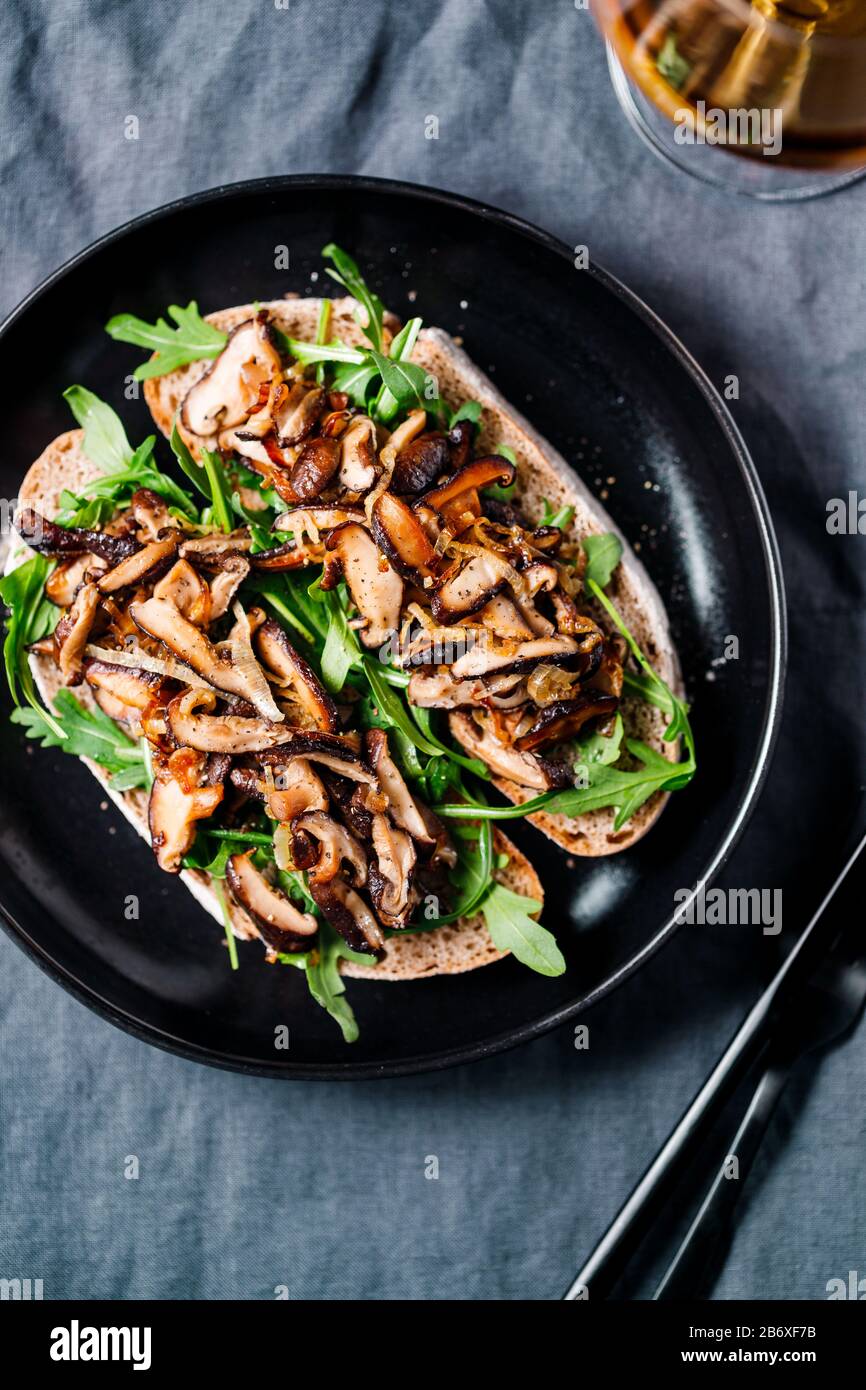 Shiitake mushroom sandwiches hi-res stock photography and images - Alamy