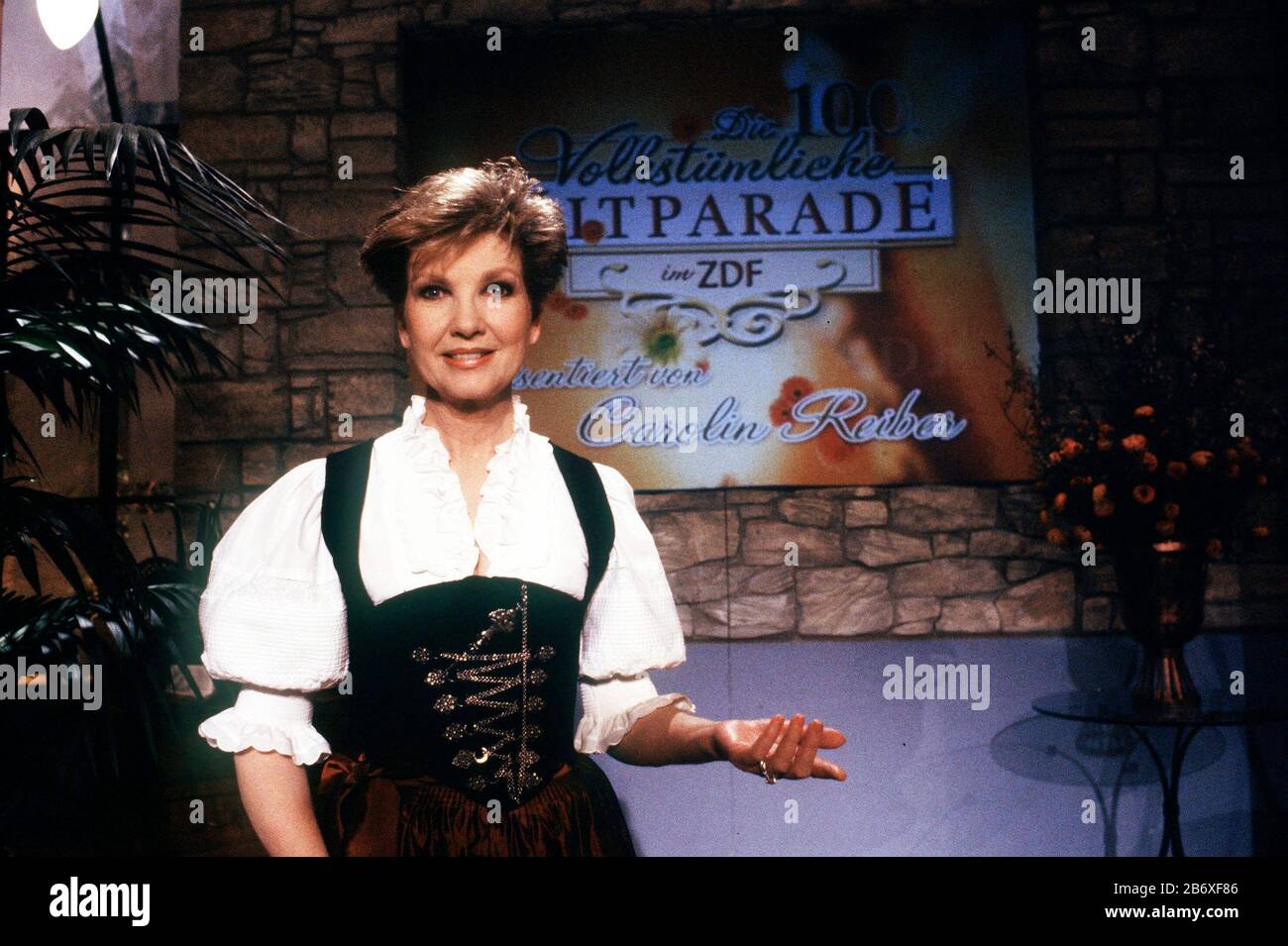 CAROLIN REIBER, Moderatorin der Musiksendung DIE VOLKSTÜMLICHE ...