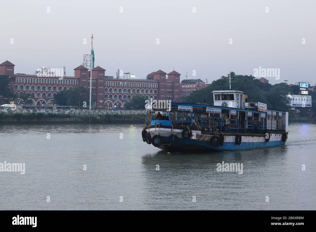 Howrah railway hi-res stock photography and images - Alamy