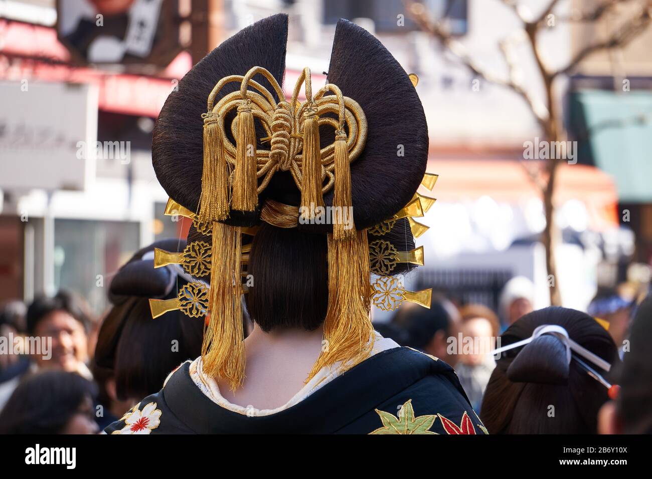 Famous Japanese Kabuki actor Kotaro Ryu (竜小太郎) dressed as a courtesan ...