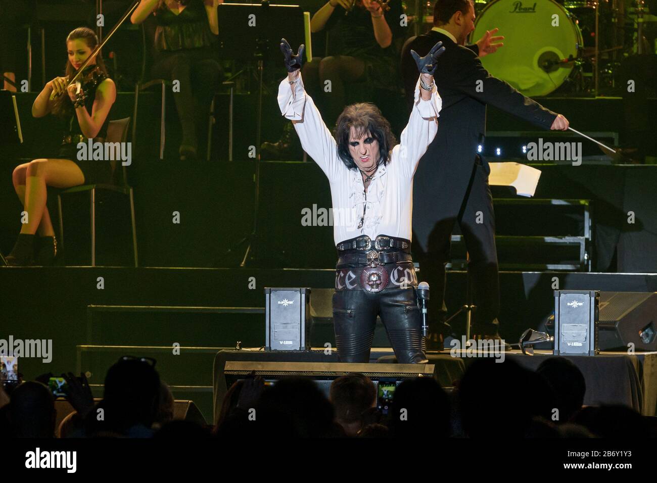 10.03.2020, Alice Cooper live on stage at ROCK MEETS CLASSIC 2020 in ...