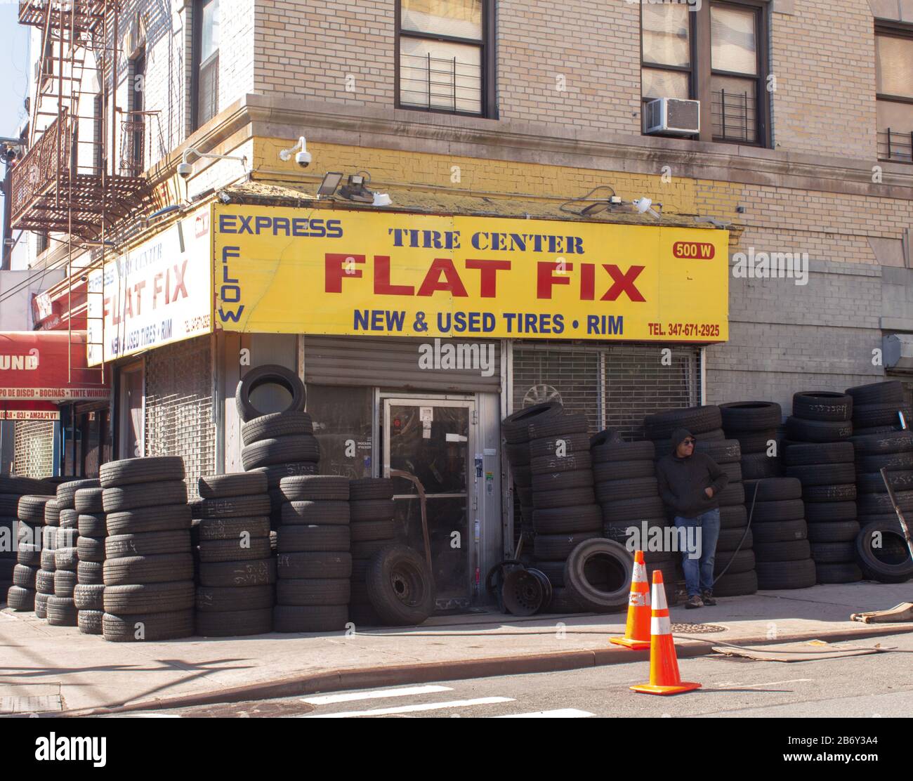Cars repair shop hi-res stock photography and images - Alamy