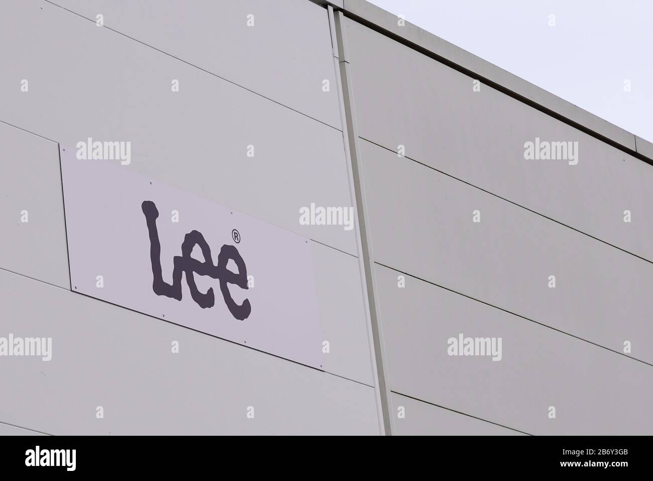 Lee jeans logo hi-res stock photography and images - Alamy