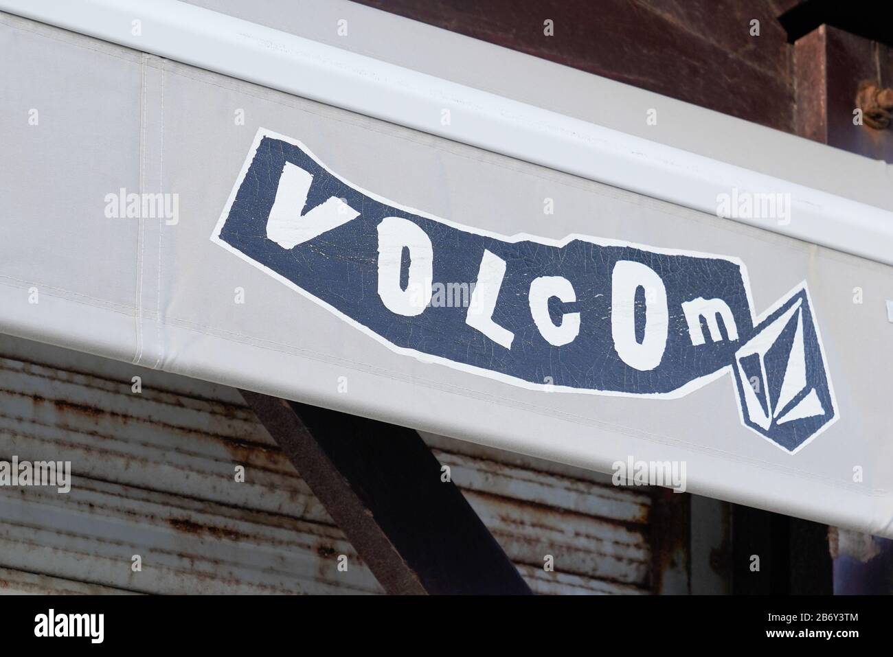 Volcom Logo Rasta Lion