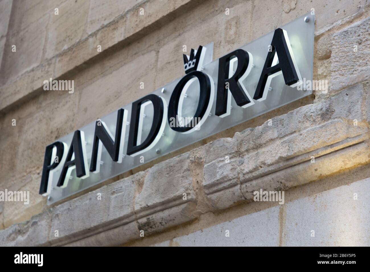 Pandora sign hi-res stock photography and images - Alamy