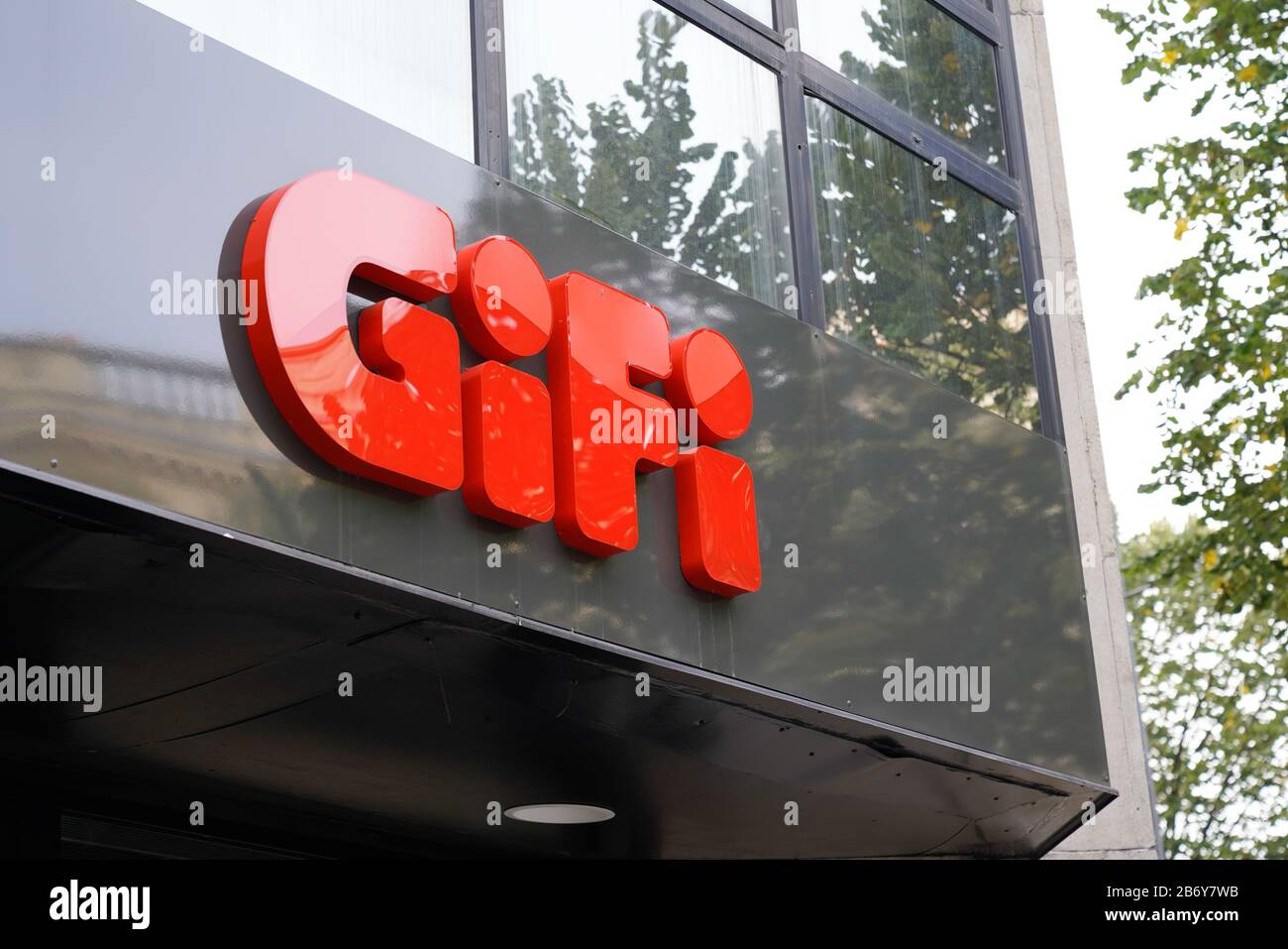 Bordeaux , Aquitaine / France - 10 28 2019 : Gifi sign store logo ...