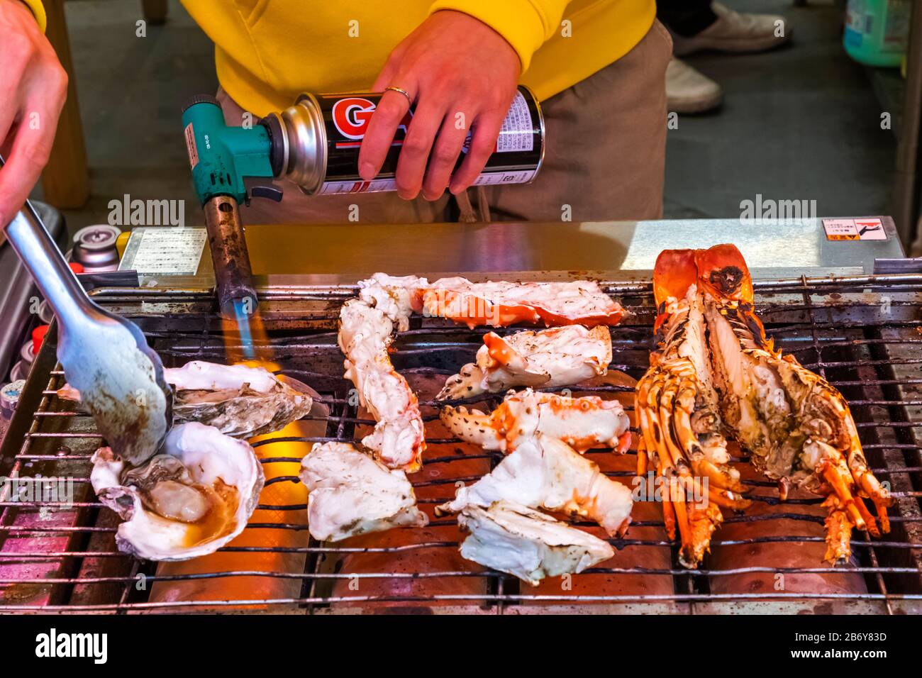 Japan, Honshu, Tokyo, Tsukiji, Tsukiji Outer Market, Seafood Shop ...
