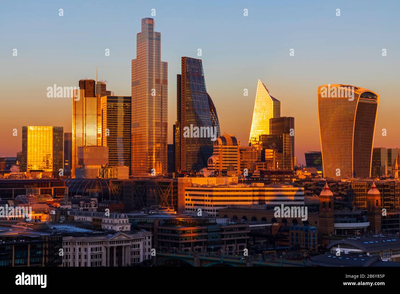 City of london skyline showing modern skyscrapers hi-res stock ...