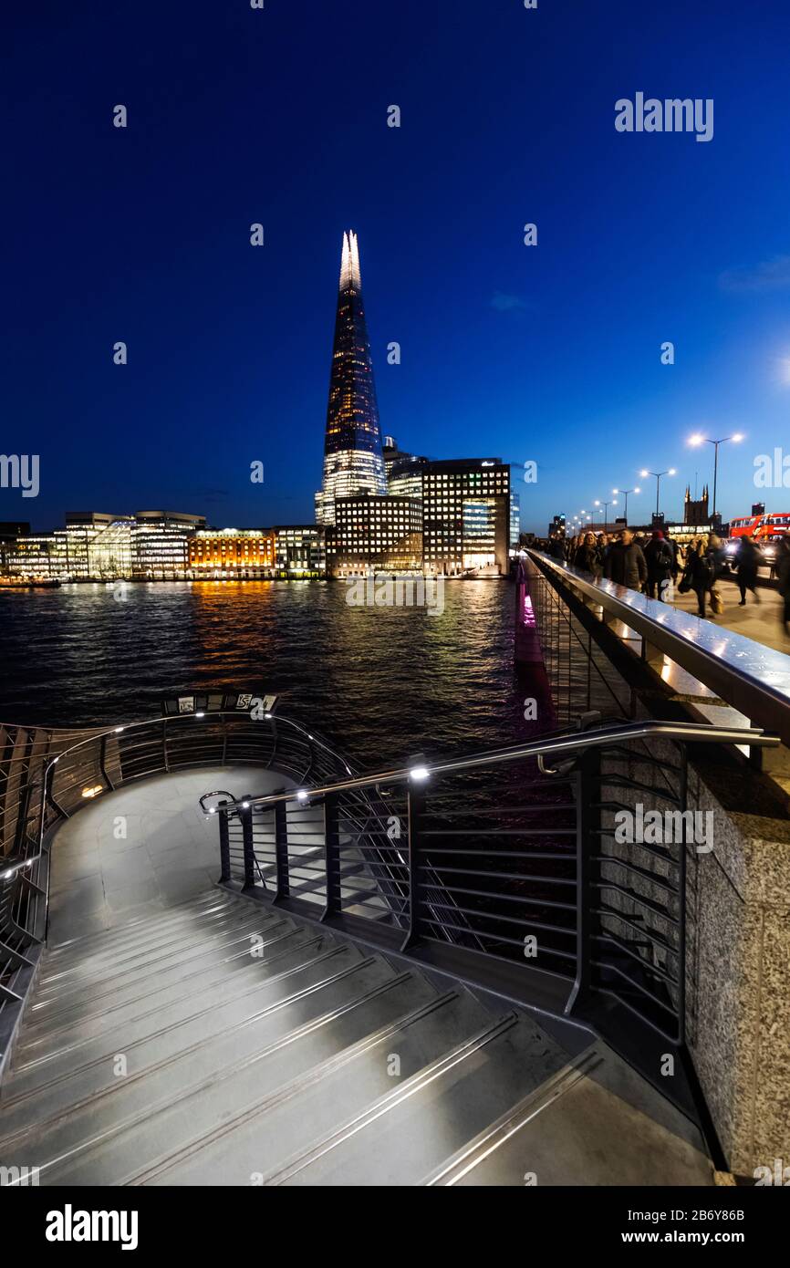 Modern steps london skyline hi-res stock photography and images - Alamy