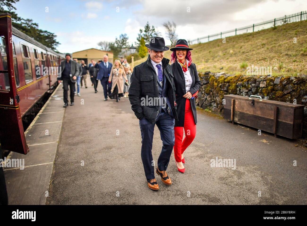 Cheltenham races steam train hi-res stock photography and images - Alamy