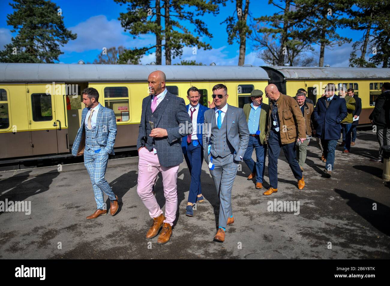 Cheltenham races steam train hi-res stock photography and images - Alamy