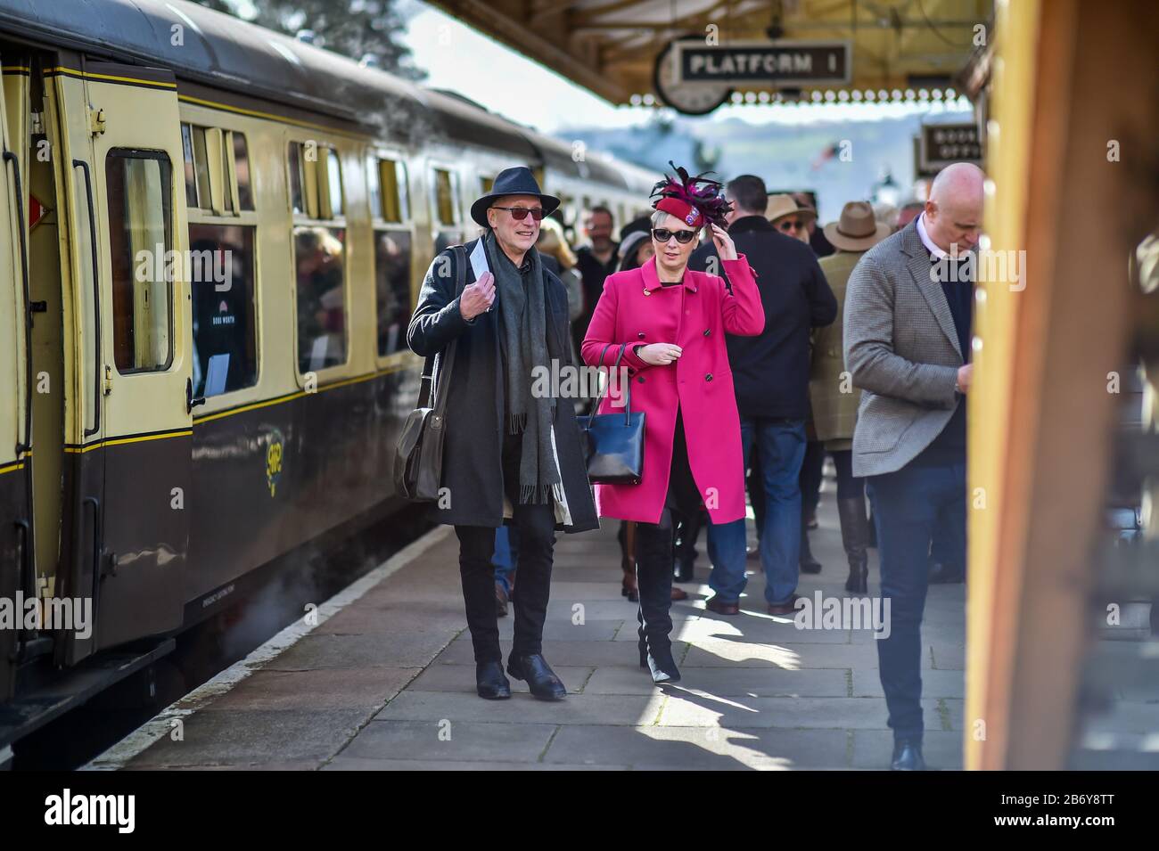 Cheltenham races steam train hi-res stock photography and images - Alamy