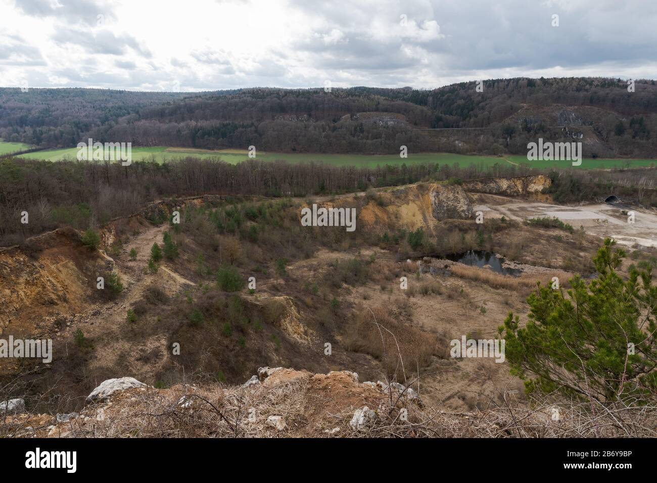 Disused quarry pit hi-res stock photography and images - Alamy