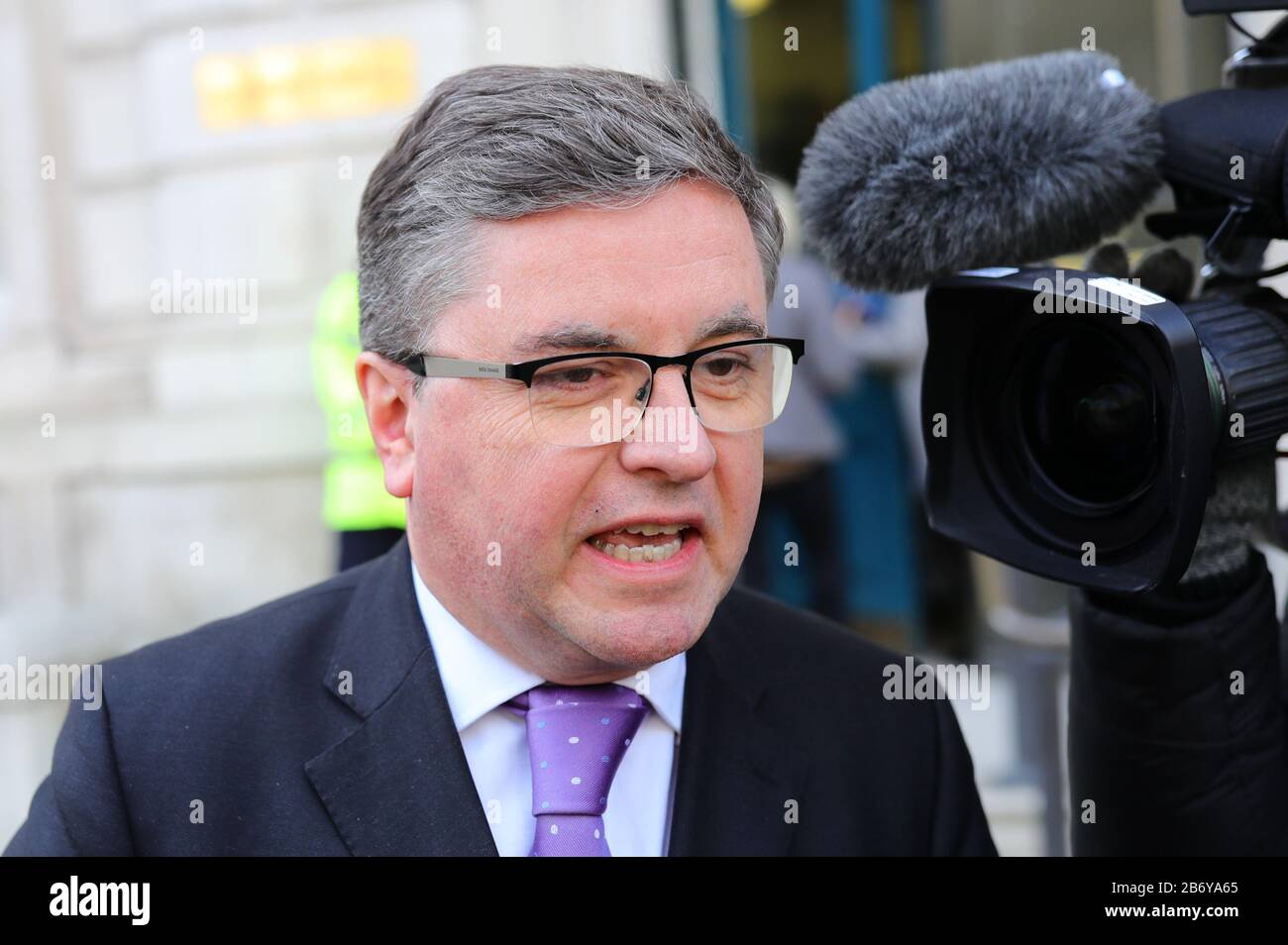Justice robert buckland leaves hi-res stock photography and images - Alamy