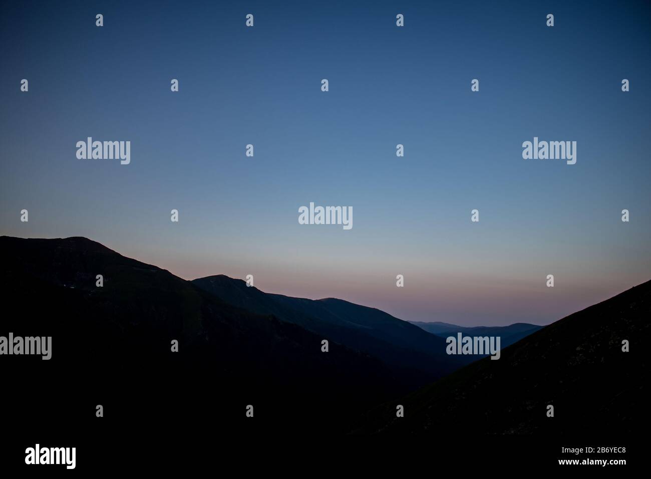Sun setting over forest hi-res stock photography and images - Alamy