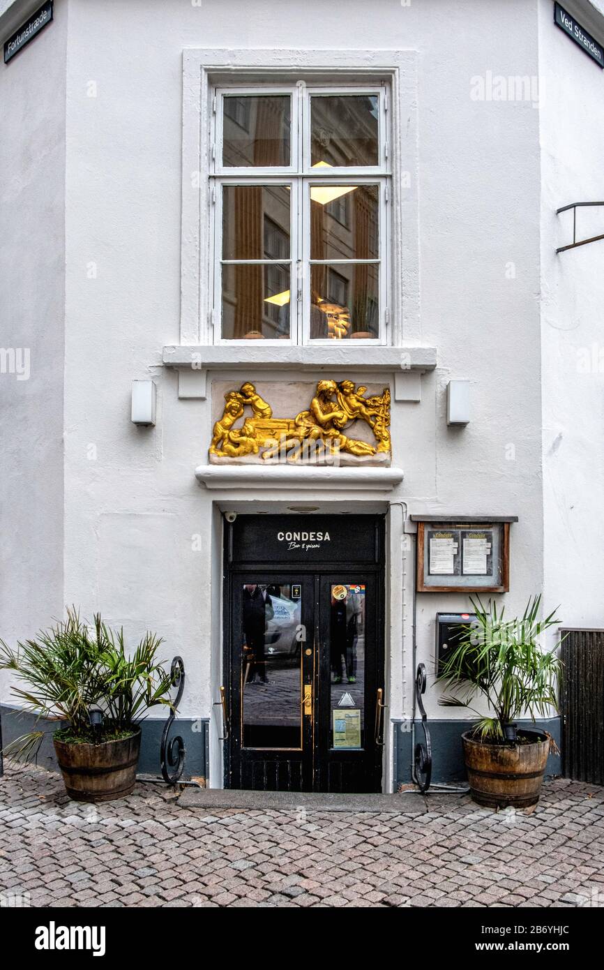 Gold bar city hi-res stock photography and images - Alamy