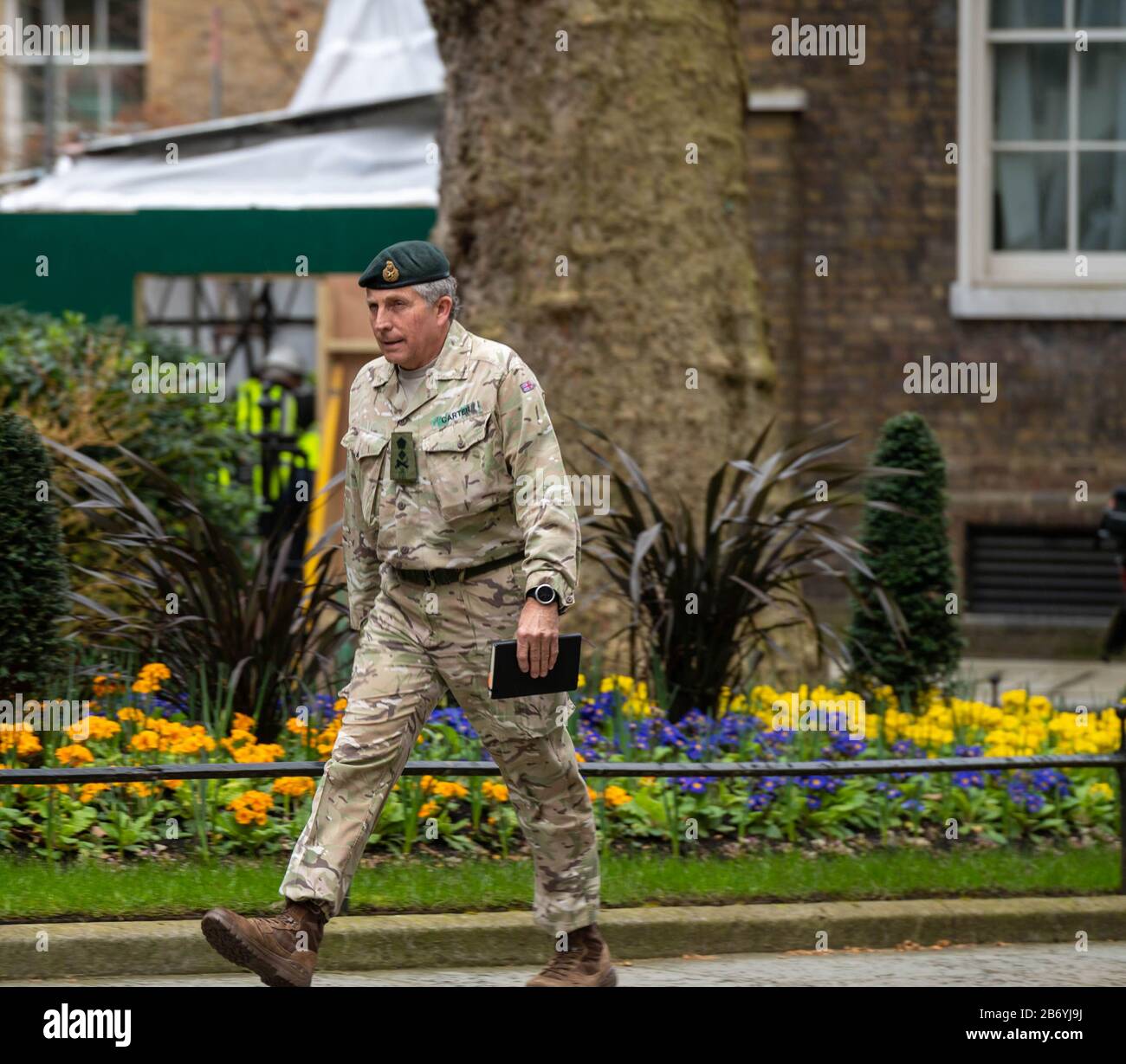 General sir nick carter hi-res stock photography and images - Alamy