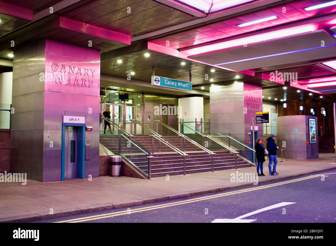 The entrance to the Canary Wharf DLR station in London, UK Stock Photo ...