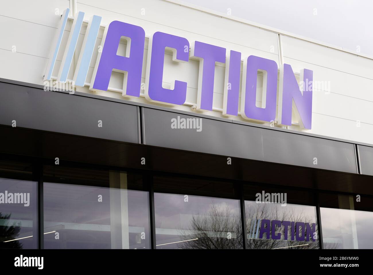 Bordeaux , Aquitaine / France - 01 15 2020 : action logo sign ...