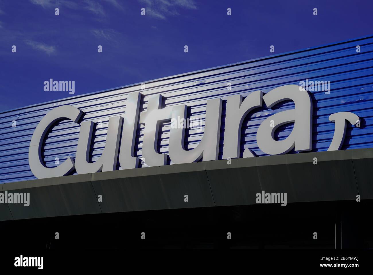 Cultura shop sign hi-res stock photography and images - Alamy