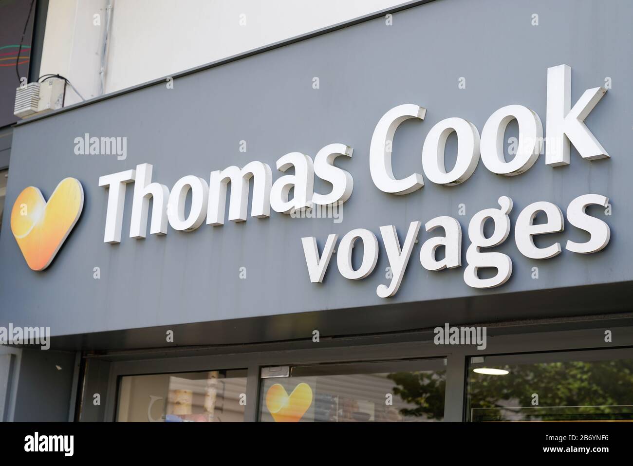 Bordeaux , Aquitaine / France - 09 24 2019 : Thomas Cook Logo facade ...