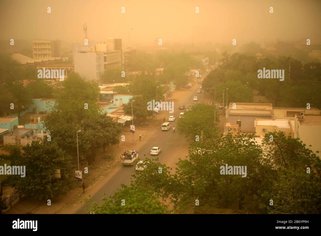 Heavy dust storm hi-res stock photography and images - Alamy