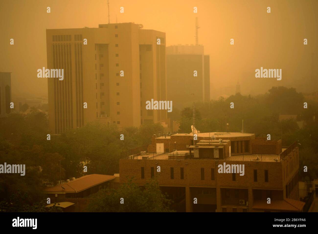 Heavy dust storm hi-res stock photography and images - Alamy