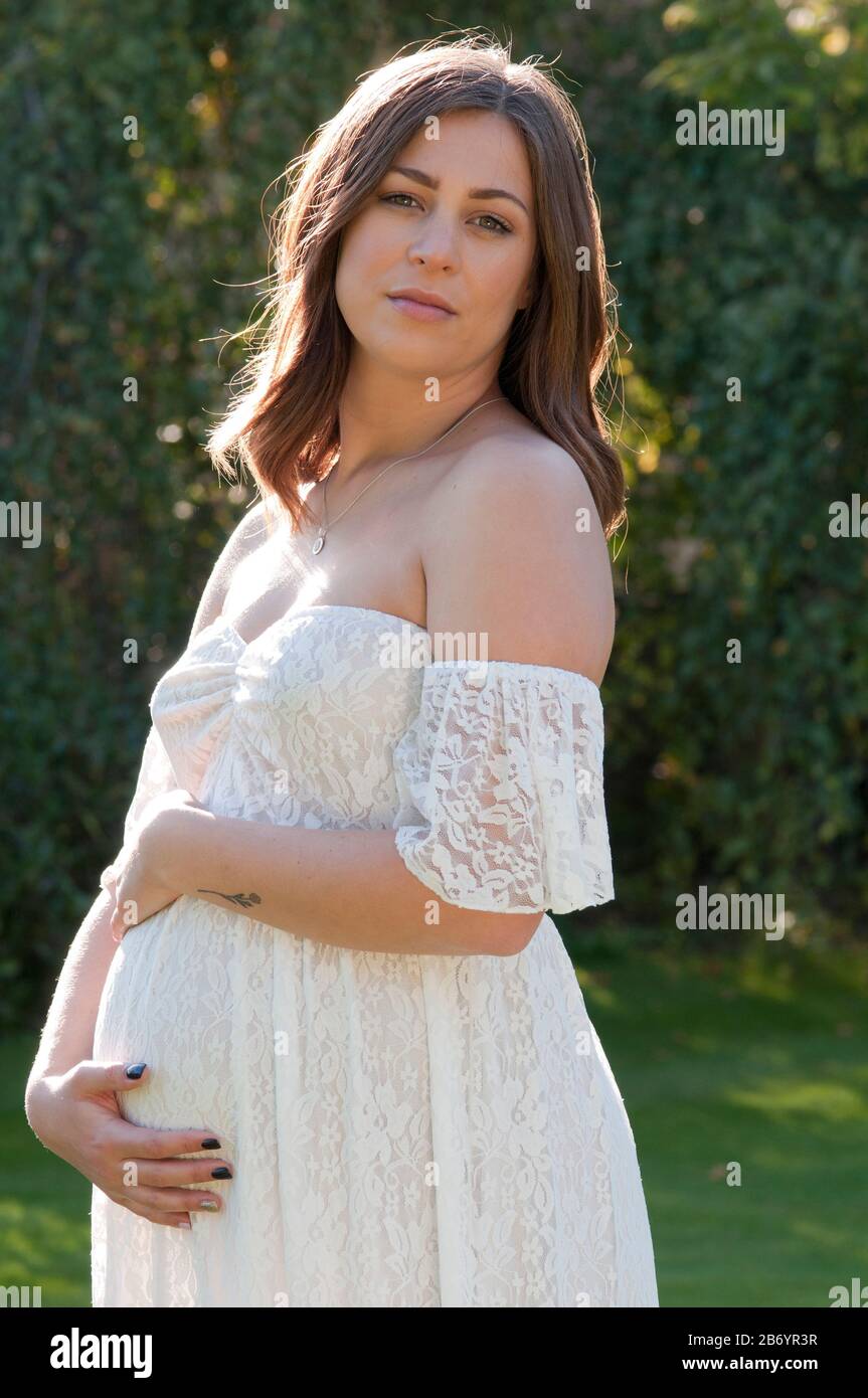 Baby bump hi-res stock photography and images - Alamy