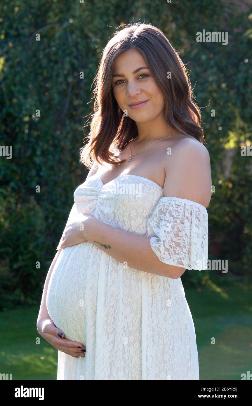 Baby bump hi-res stock photography and images - Alamy