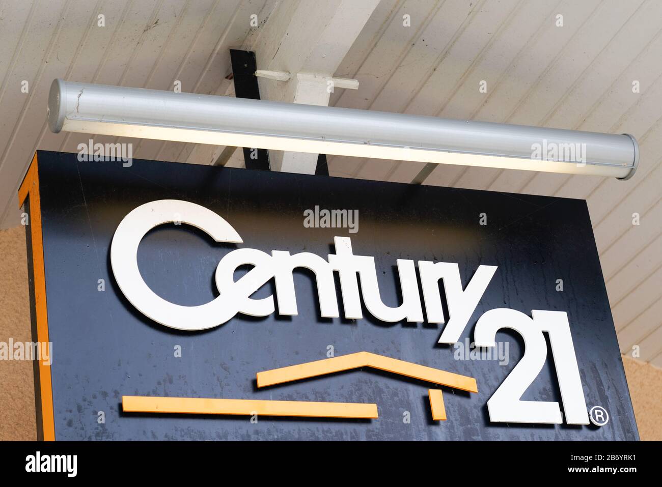 Century 21 Store High Resolution Stock Photography and Images - Alamy