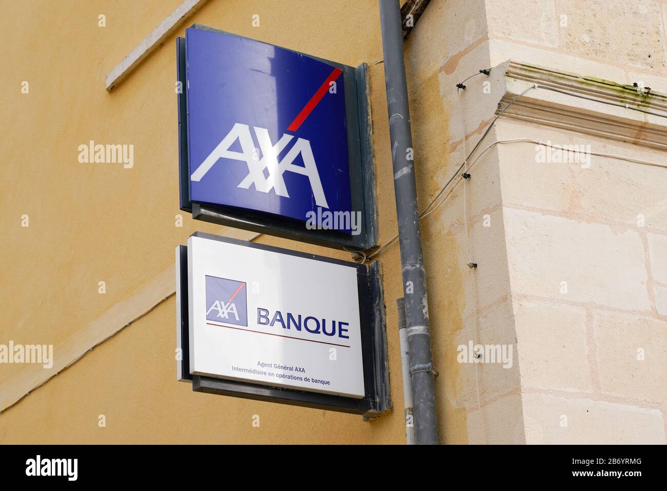 Bordeaux , Aquitaine / France - 01 22 2020 : axa banque logo office ...