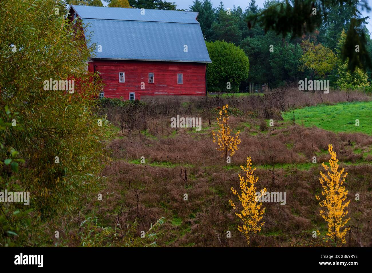 Barn hill landscape scenic hi-res stock photography and images - Alamy