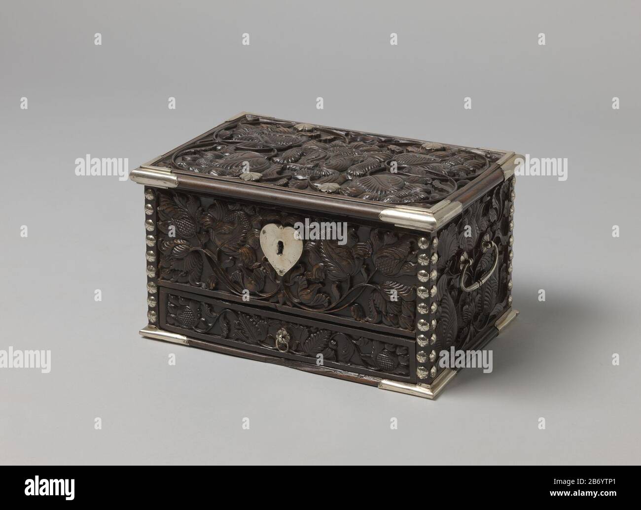 Antique silver storage chest hi-res stock photography and images - Alamy