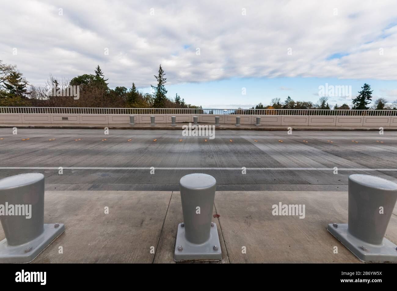 Wet bollard hi-res stock photography and images - Alamy